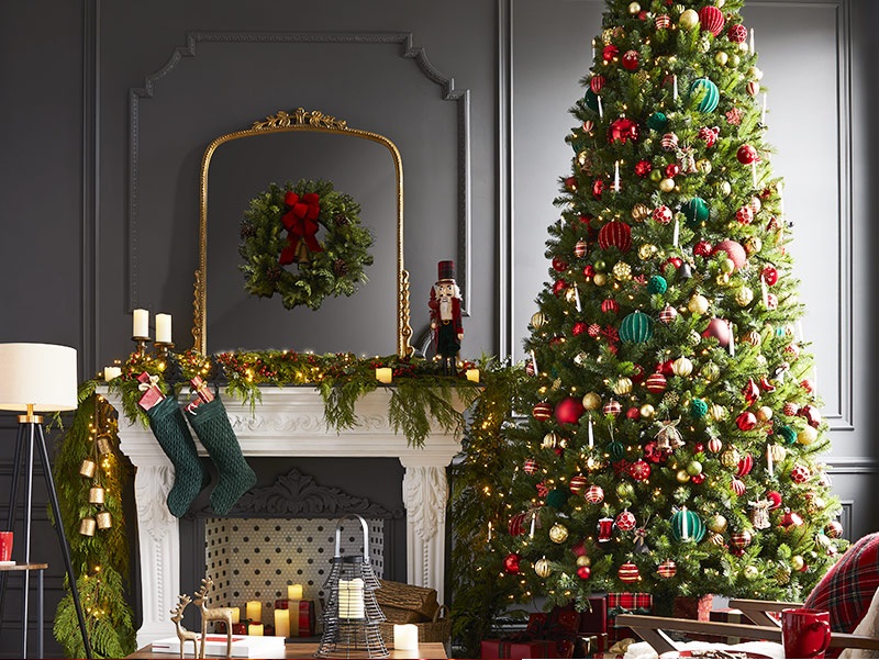 The Last Christmas Tree (are Angels really Among Us)? – Cradling Catholic